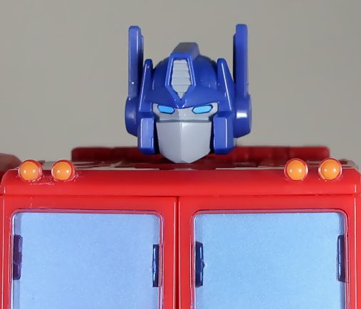 ナレーター「カーロボット隊は、移動基地、バトルコンボイを完成させた。」（SS-142 オプティマスプライム） : DXセイバーベース