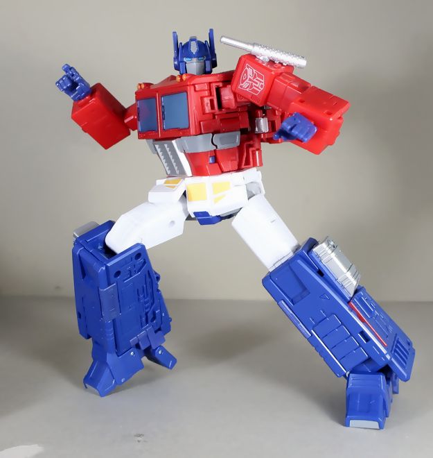 ナレーター「カーロボット隊は、移動基地、バトルコンボイを完成させた。」（SS-142 オプティマスプライム） : DXセイバーベース