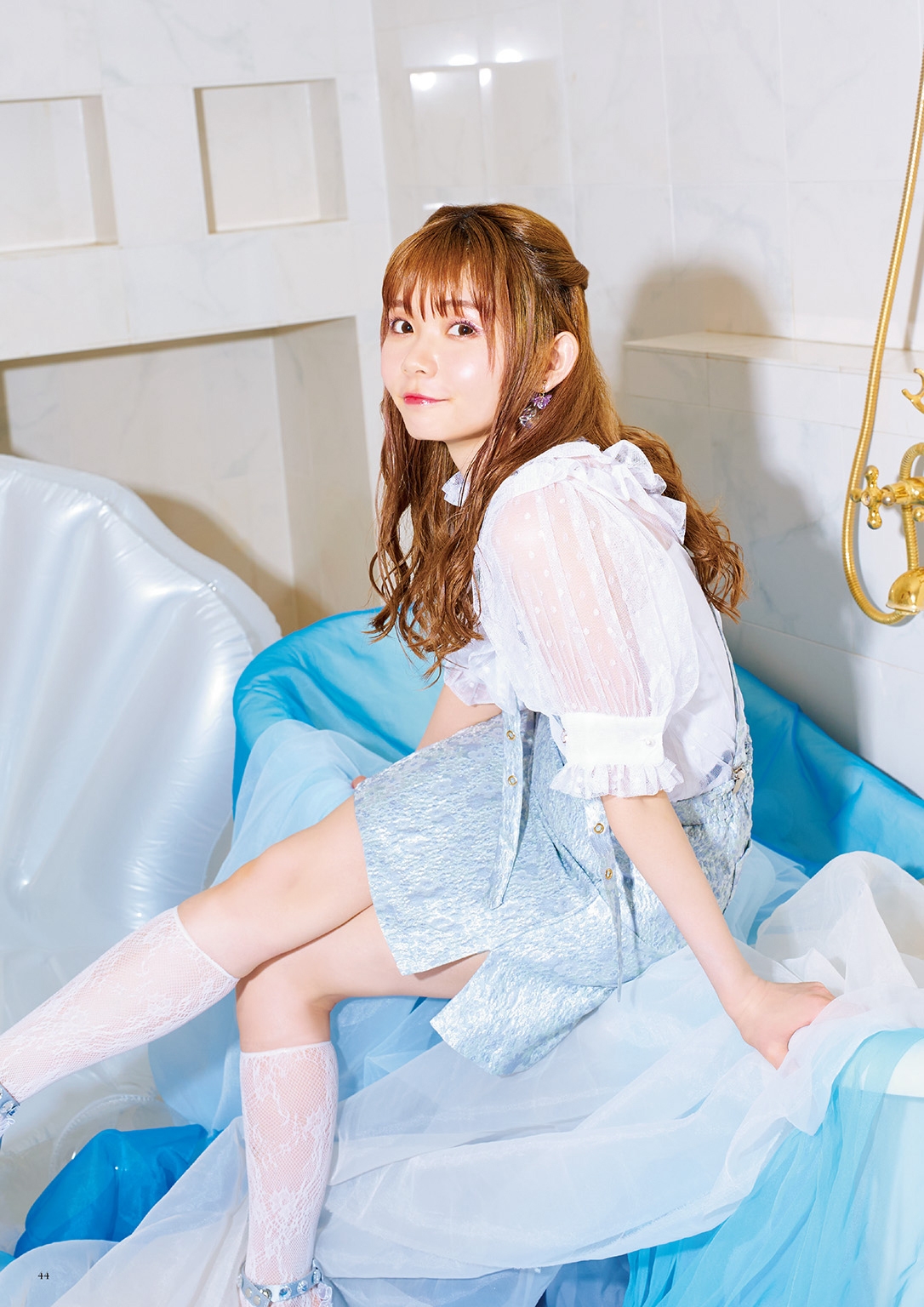 諏訪ななかフォトブック すわわんだーらんど Happily Ever After 2022 09 28 グラビア週刊誌 6