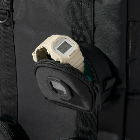 とうとう出た！公式G-SHOCKコレクター向けバッグ！12個収納可能、66,000円。11/30発売。 : great G-SHOCK world