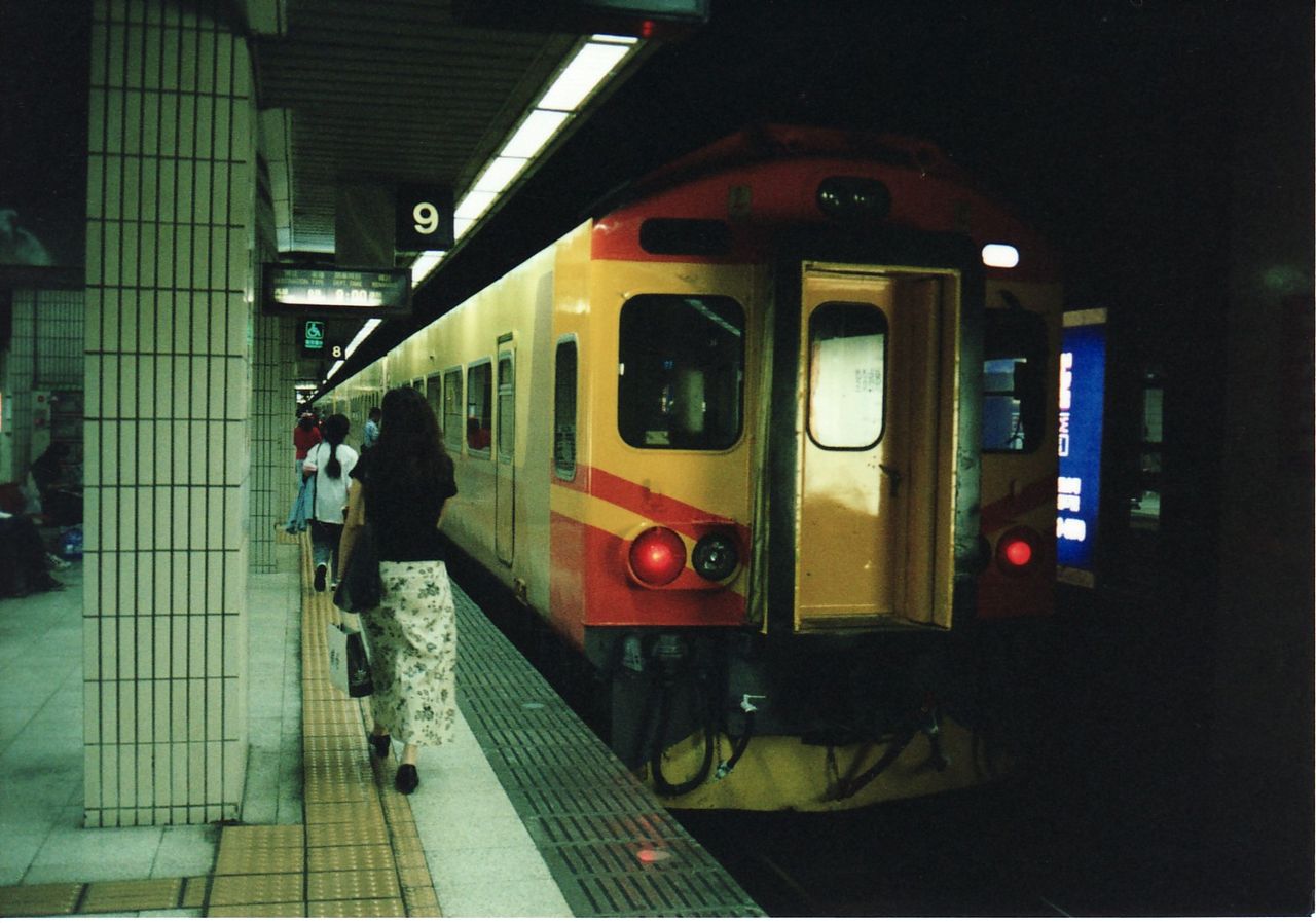 乗り物オタクの写真館 : 台湾鐵路EMU200