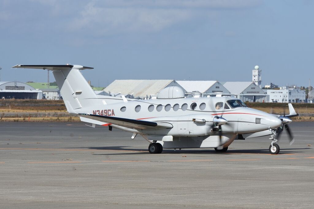 怪しいKing Air : ひこうき雲