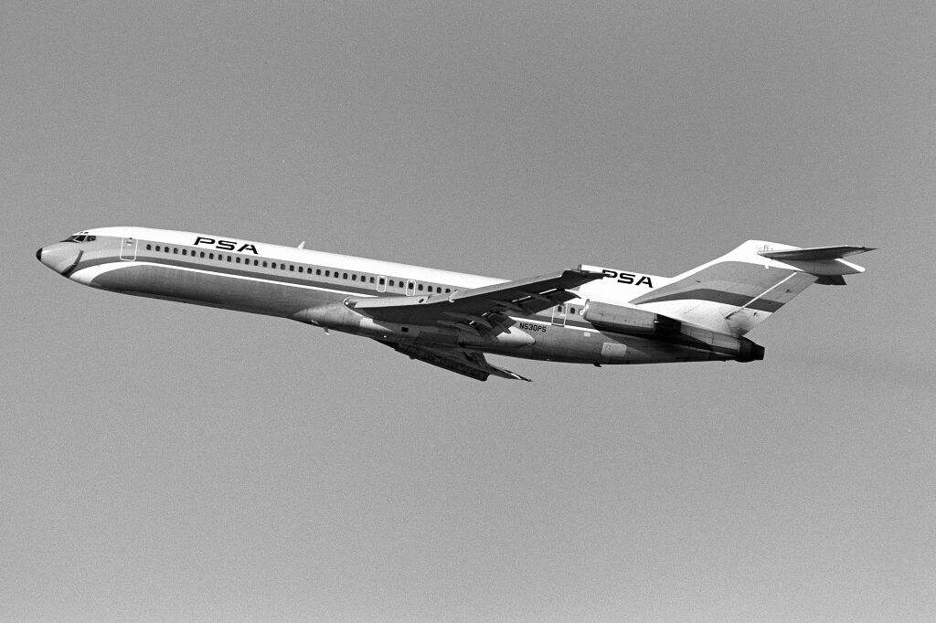 727の日？ : ひこうき雲