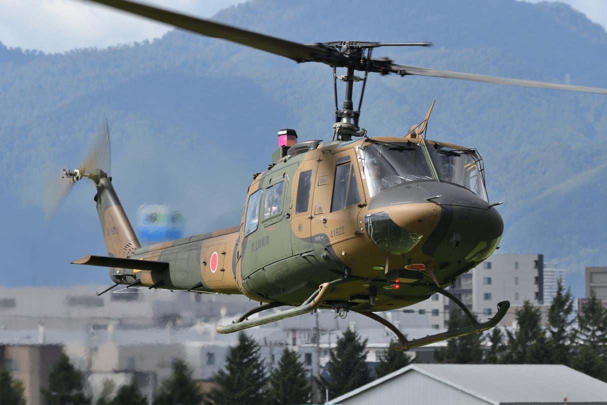 丘珠のUH-1 : ひこうき雲