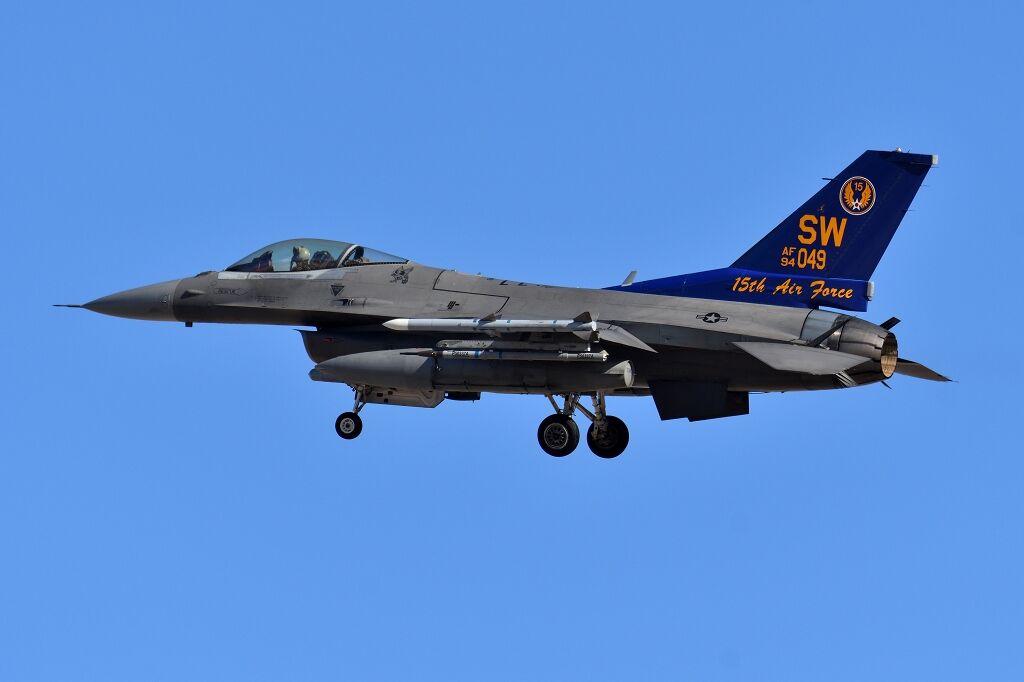 「SW」のF-16 : ひこうき雲