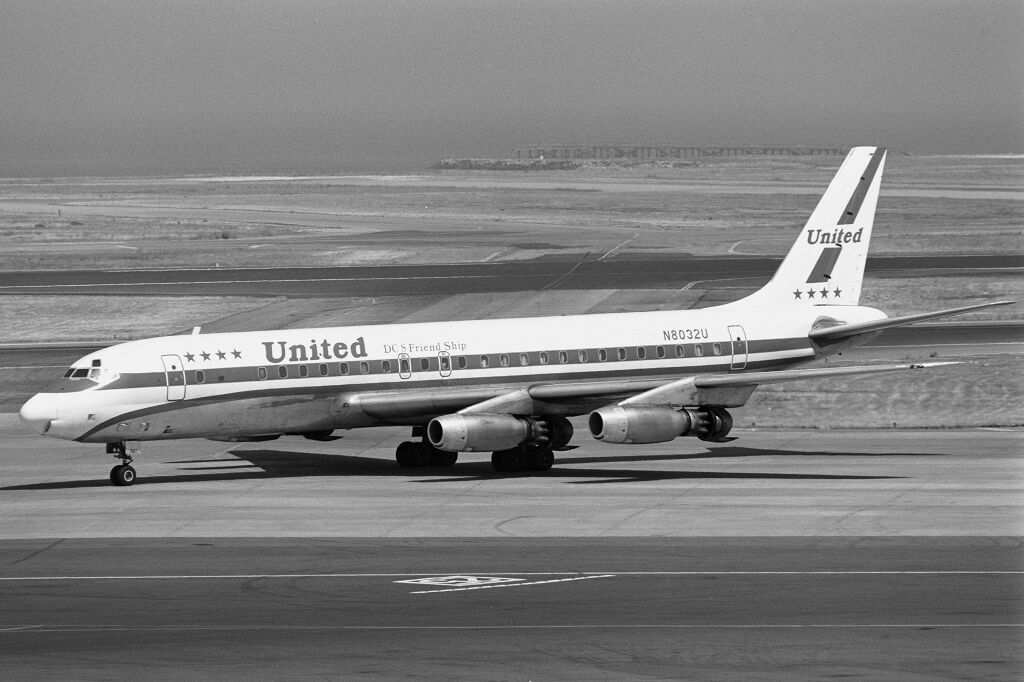UnitedのDC-8 : ひこうき雲