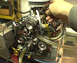 スーパーチャージャー搭載、世界最小のV8エンジン 「Stinger 609」 : 銃とバッジは置いていけ