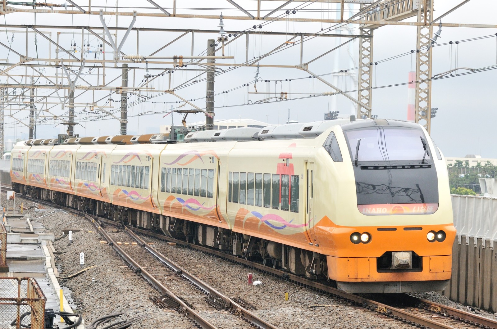 もう少し早めに撮っておけば楽だったと思います。 - 風来狐の鉄道雑記