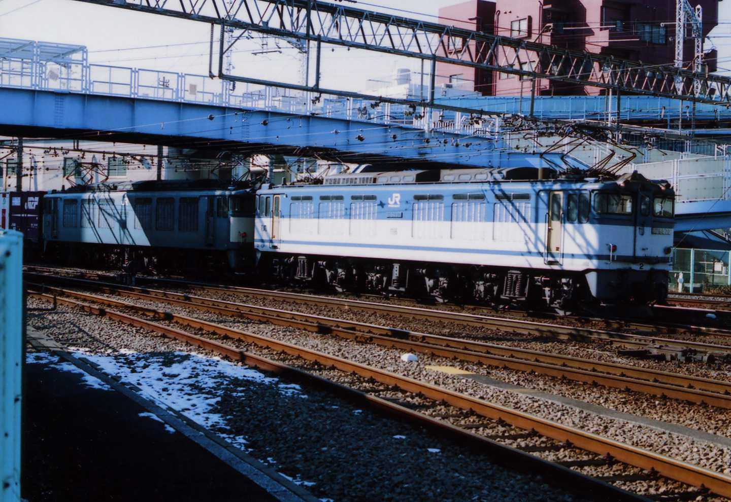 冬の風物詩?これも今期で最後か?(2459ﾚ EF64 冬場の重連) - 風来狐の鉄道雑記