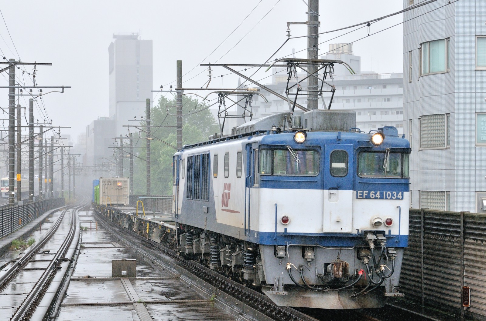 外房線(総武快速線)を行くEF64 1000番台 牽引貨物列車 - 風来狐の鉄道雑記