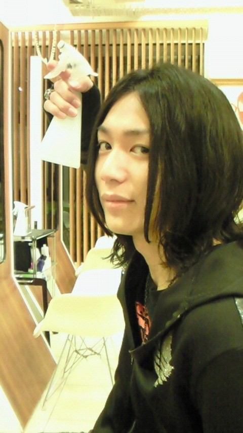 イケメン俳優・磯貝龍虎さん、女性歌手と結婚して子供まで作っていたことが判明 嫁のつぶやきのせいでとんでもない大炎上に : はちま起稿