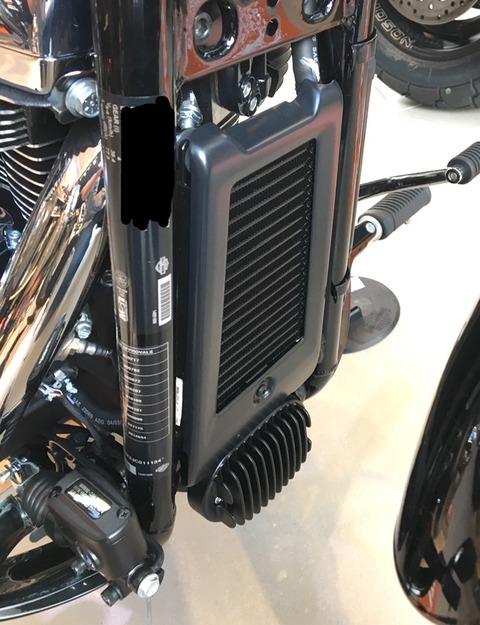 今月のパーツ その14 オイルクーラーカバー : ハーレーダビッドソン沼津のblog