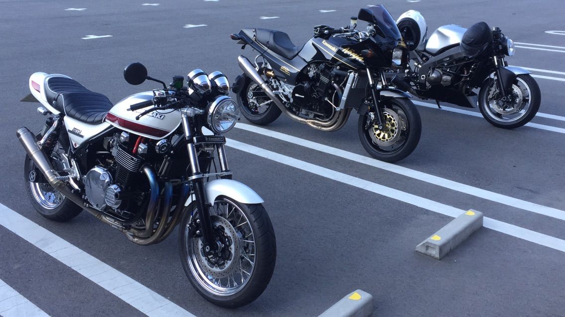楽しんでおります🍀 : Kawasaki zx9R cafe-style