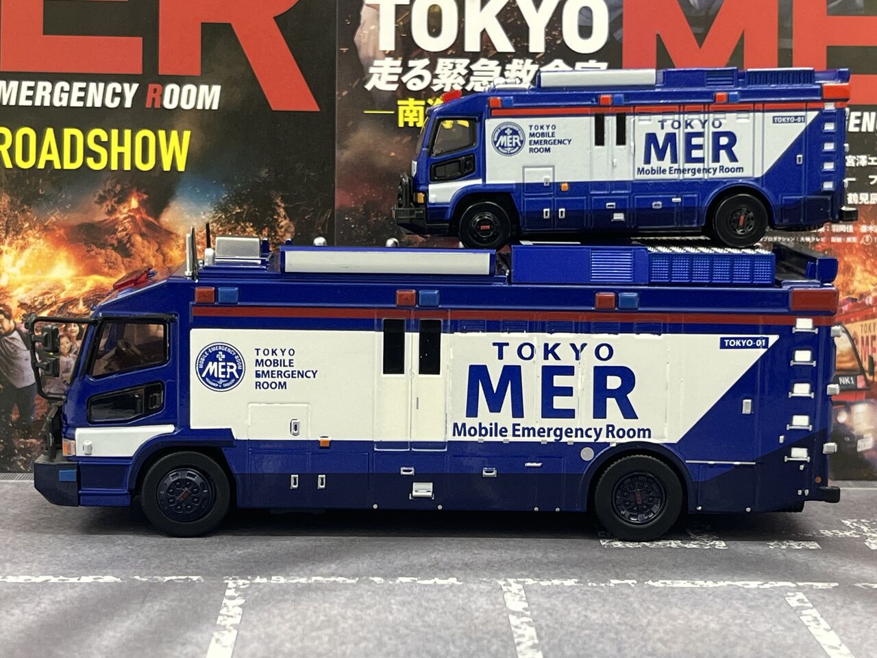 トミカプレミアムunlimited vs Era CAR TOKYO MER ER CAR(T01)・・・第851回今日のトミカ : [限 ...