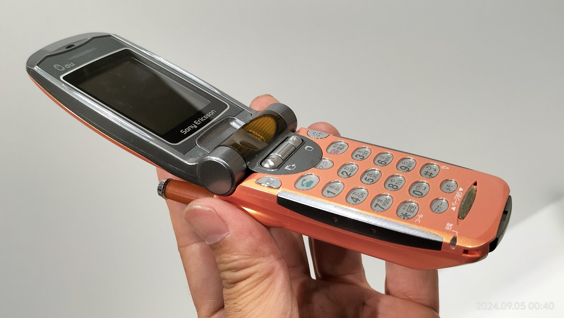 2001/平成13/Sony Ericsson/C1002S/着せ替え/オレンジ/折りたたみ/ソニー・エリクソン発足後の最初のケータイ ...