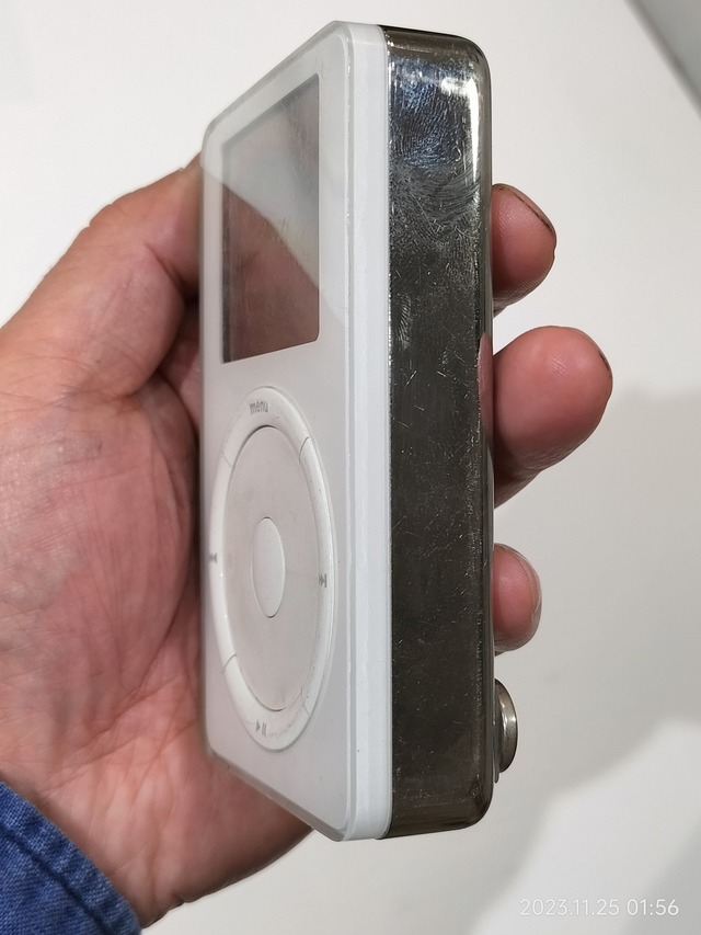 2002/平成14/Apple/iPod 2nd/第2世代iPod/20GB/FireWire400/AAC対応/初のWindows対応 ...