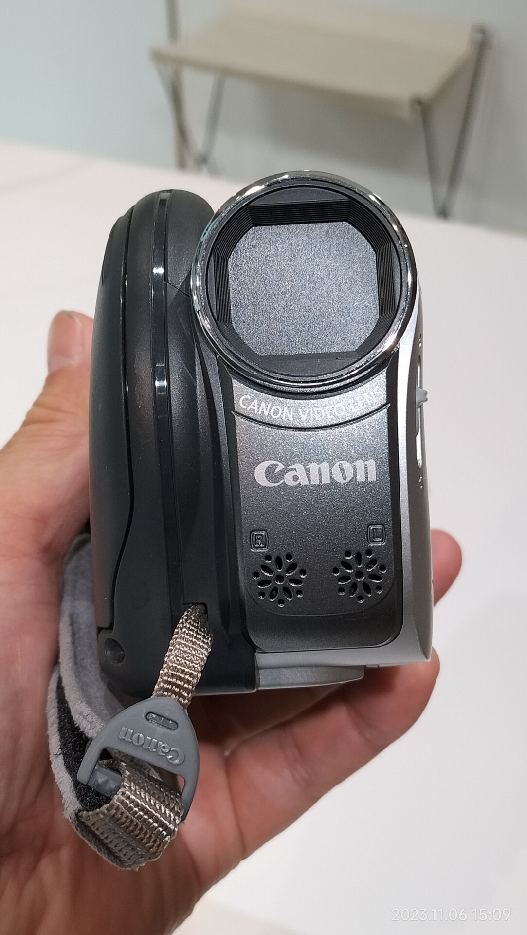 2008/平成20/Canon/iVIS DC300/8cm DVD/SDカード/ビデオカメラ/ : Extinct Media Museum ...