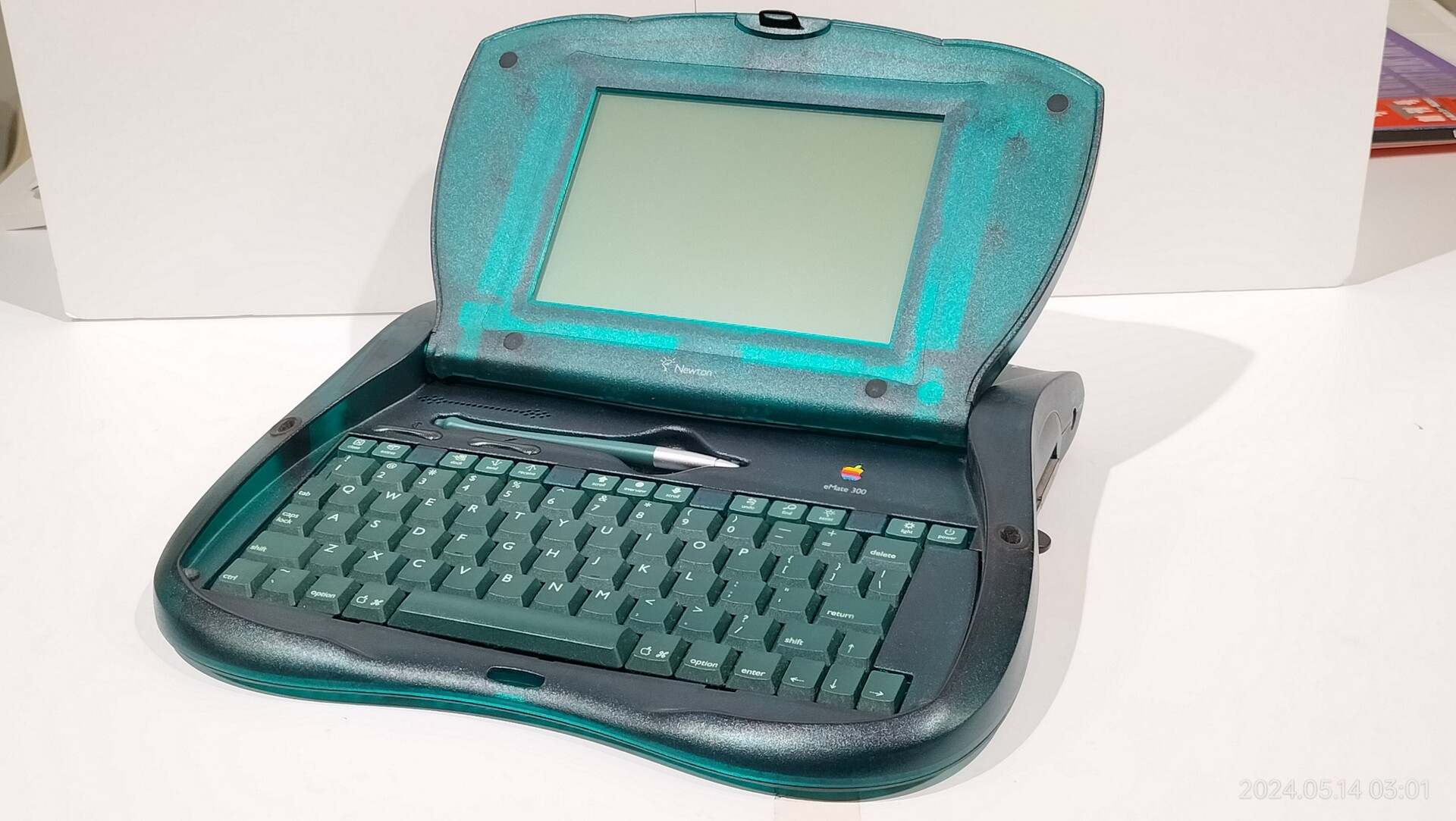 1997/平成9/Apple/eMate 300/Newton/16階調グレースケール液晶/アップル/イーメイト300/ニュートン/教育現場用 ...