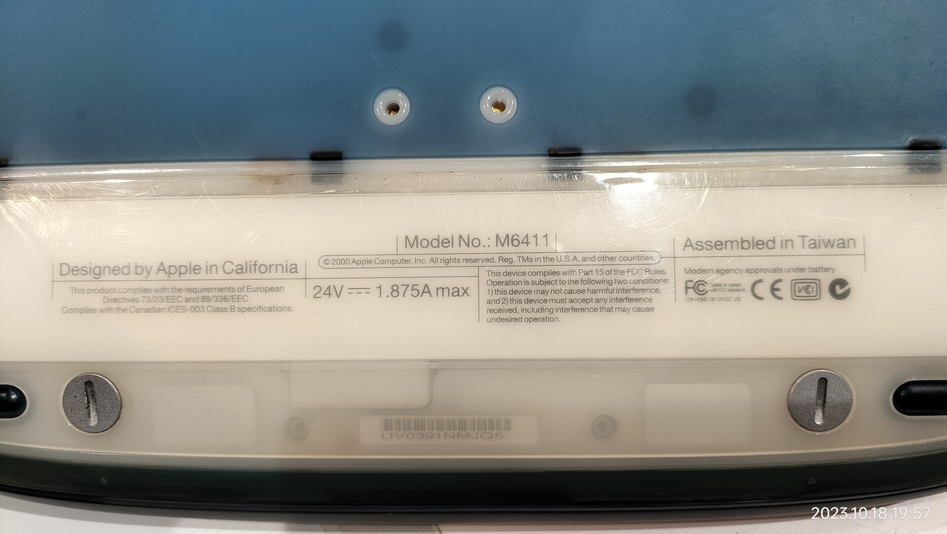 1999/平成11/Apple/iBook G3/FireWire/iMac to go/クラムシェル/ブルーベリー/初代iBook/取っ手 ...