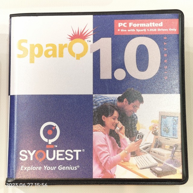 1997/平成9/SyQuest/SparQ/1GB/リムーバブルハードディスク/発売翌年にSyQuestが倒産しまったく普及しなかった幻の ...