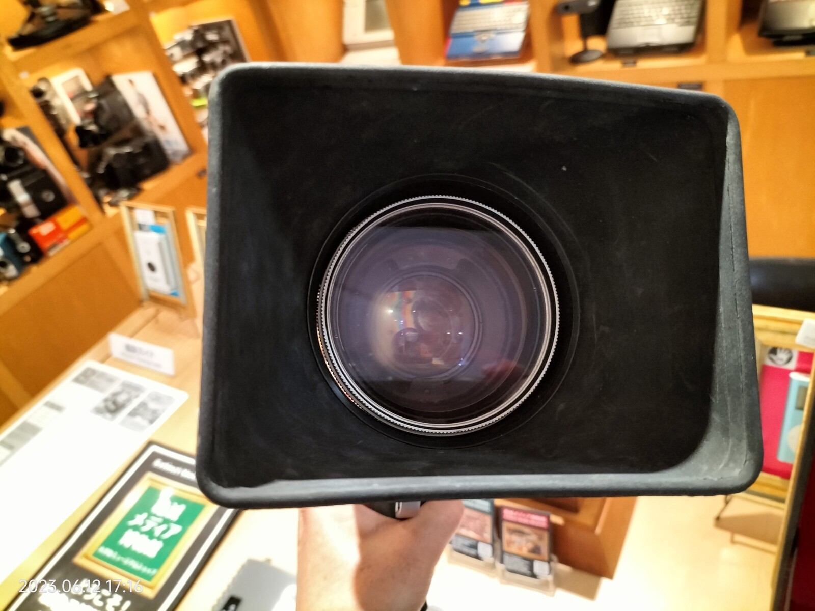 1968/昭和43/Canon/AUTO ZOOM 1218 SUPER ZOOM/12倍光学ズーム/F1.8/キヤノン8mm機として最大倍率 ...