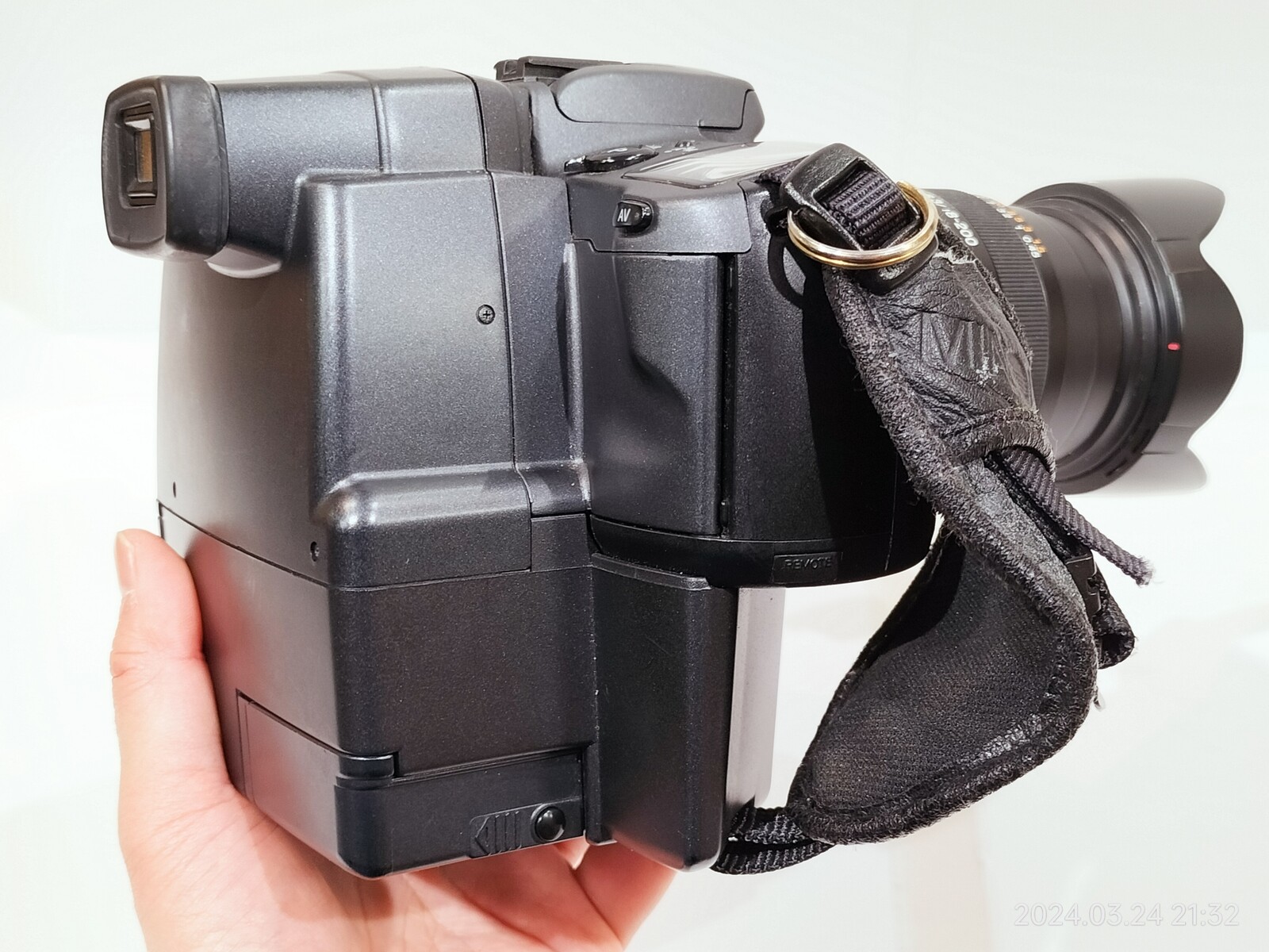 1995/平成7/MINOLTA/RD-175/3CCD/フィルム一眼レフにCCDセンサーのボディパックを一体化/ボディベースはα-303si ...