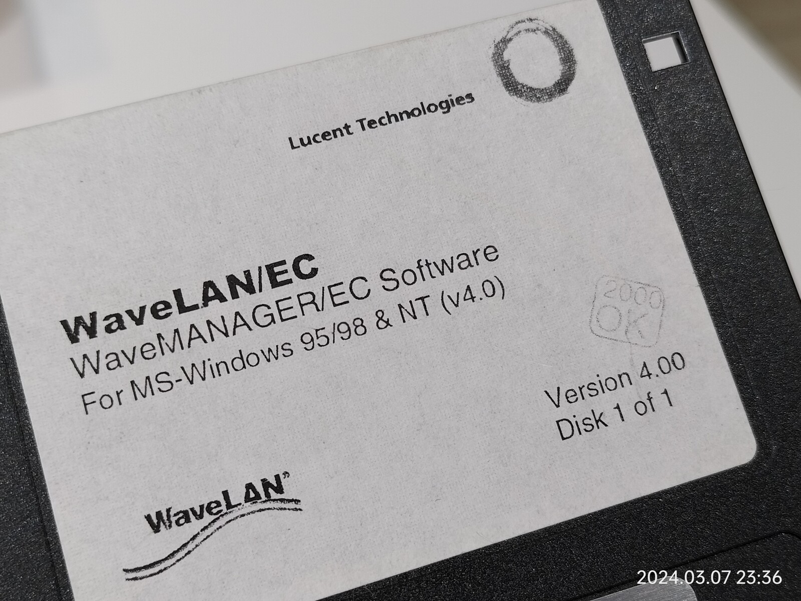 1999/平成11/Lucent Technologies/WaveLAN/IEEE Turbo/無線LANの元祖的な製品/8Mbps/無線 ...