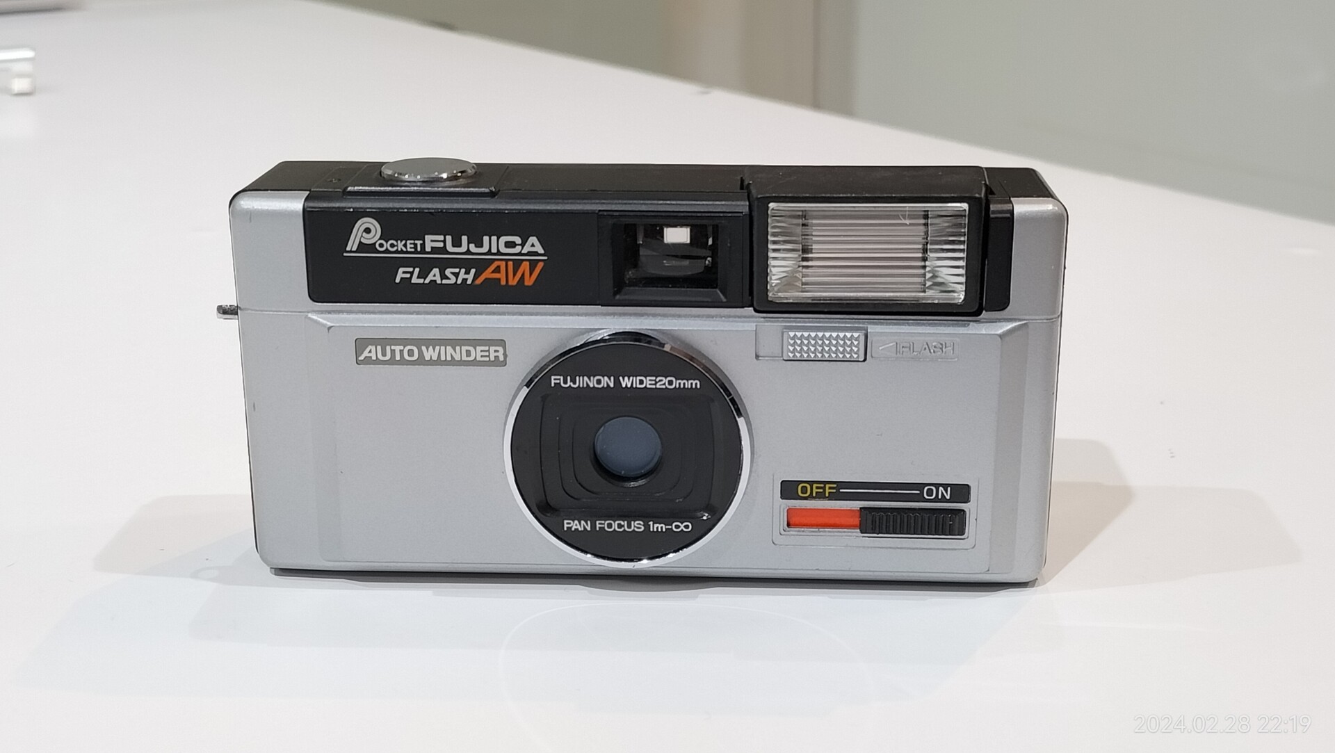 1979/昭和54/FUJI FILM/POCKET FUJICA FLASH AW/20mm単焦点/110カートリッジ/ : Extinct ...