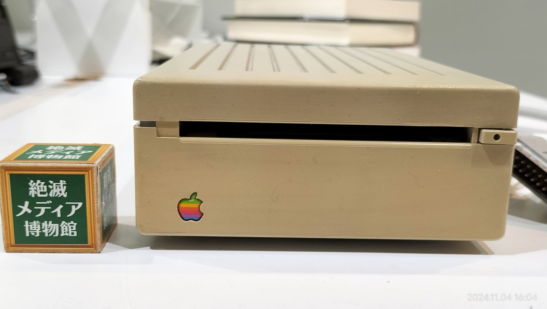 1991/平成3/Apple/Apple SuperDrive/1.44 MB 3.5 inch floppy drive/アップル純正3.5 ...