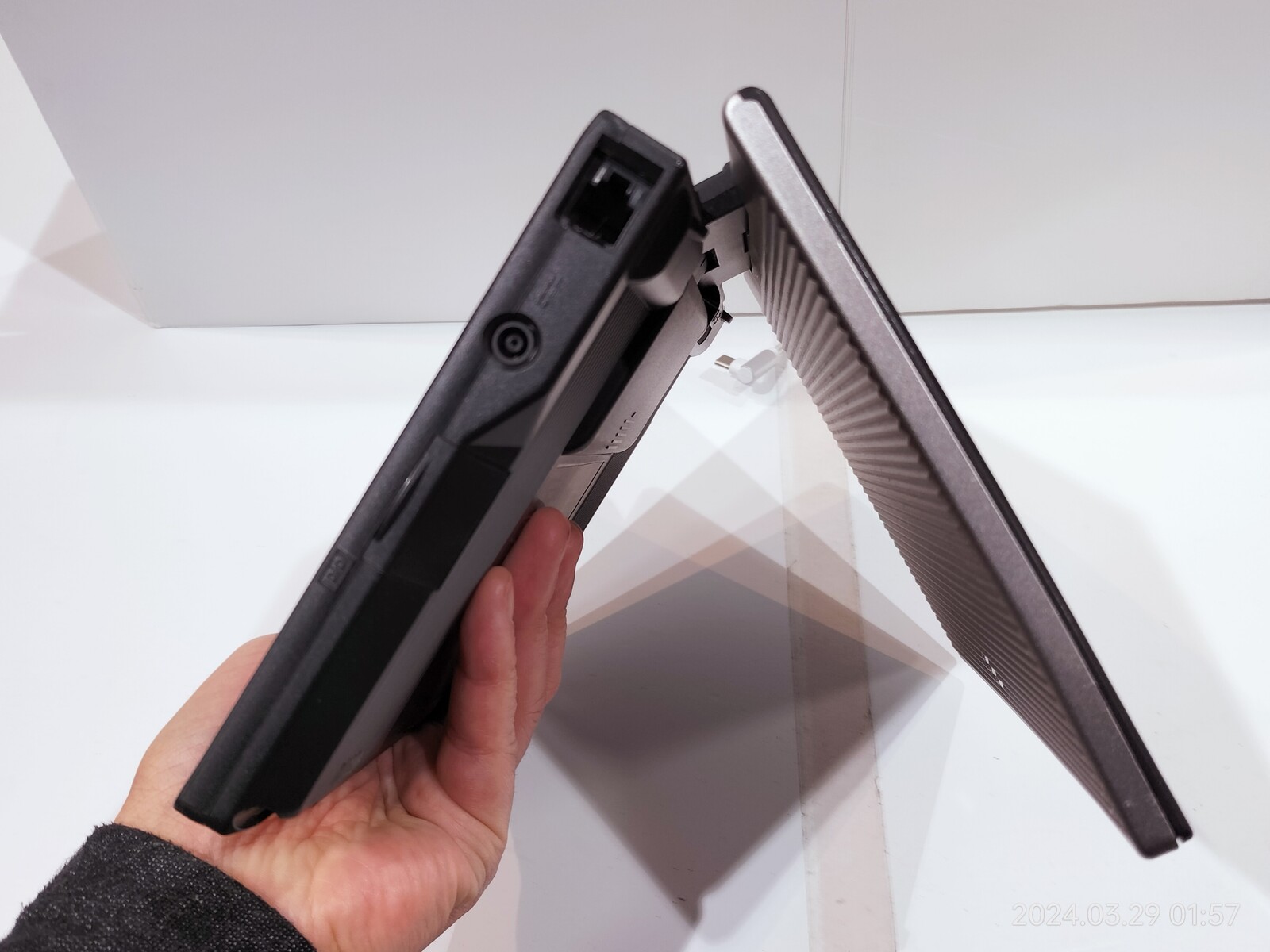 1997/平成9/FUJITSU/INTERTop/DOS-V/750g/A5サイズ/7.2インチカラーDSTN液晶/640_480/256色 ...