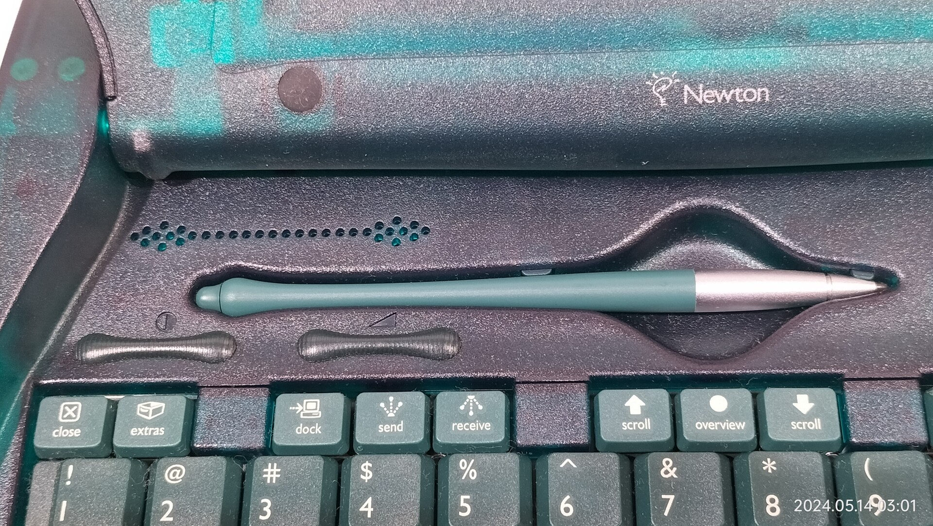 1997/平成9/Apple/eMate 300/Newton/16階調グレースケール液晶/アップル/イーメイト300/ニュートン/教育現場用 ...