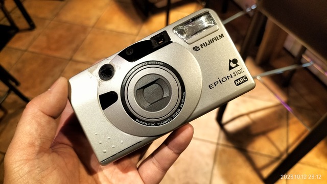 1997/平成9/FUJIFILM/EPION 310Z/APSフィルムカメラ/2倍ズーム 1997/平成9/FUJIFILM/EPION 310Z/APSフィルムカメラ/2倍ズーム