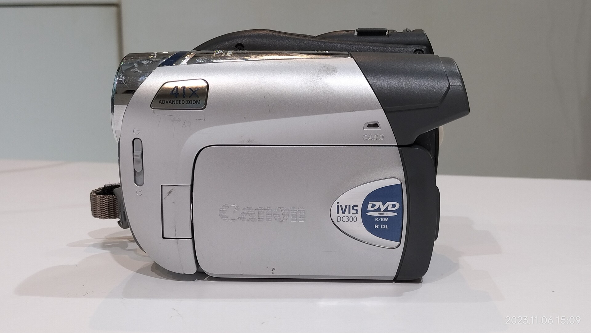 2008/平成20/Canon/iVIS DC300/8cm DVD/SDカード/ビデオカメラ/ : Extinct Media Museum ...