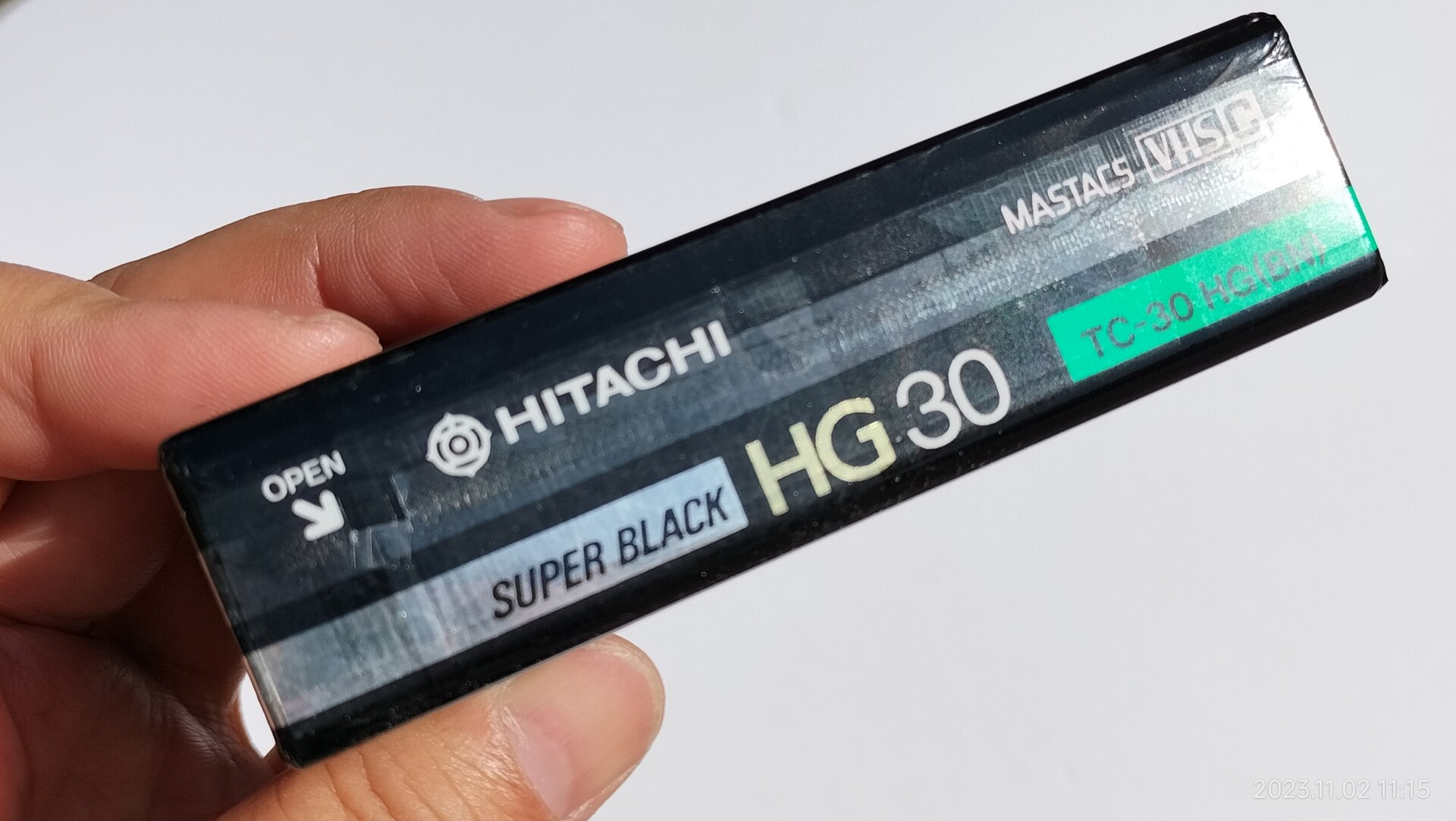 年代調査中/HITACHI/TC-30 HG(GN)/VHS-C/ビデオテープ/30分/ : Extinct Media Museum ...