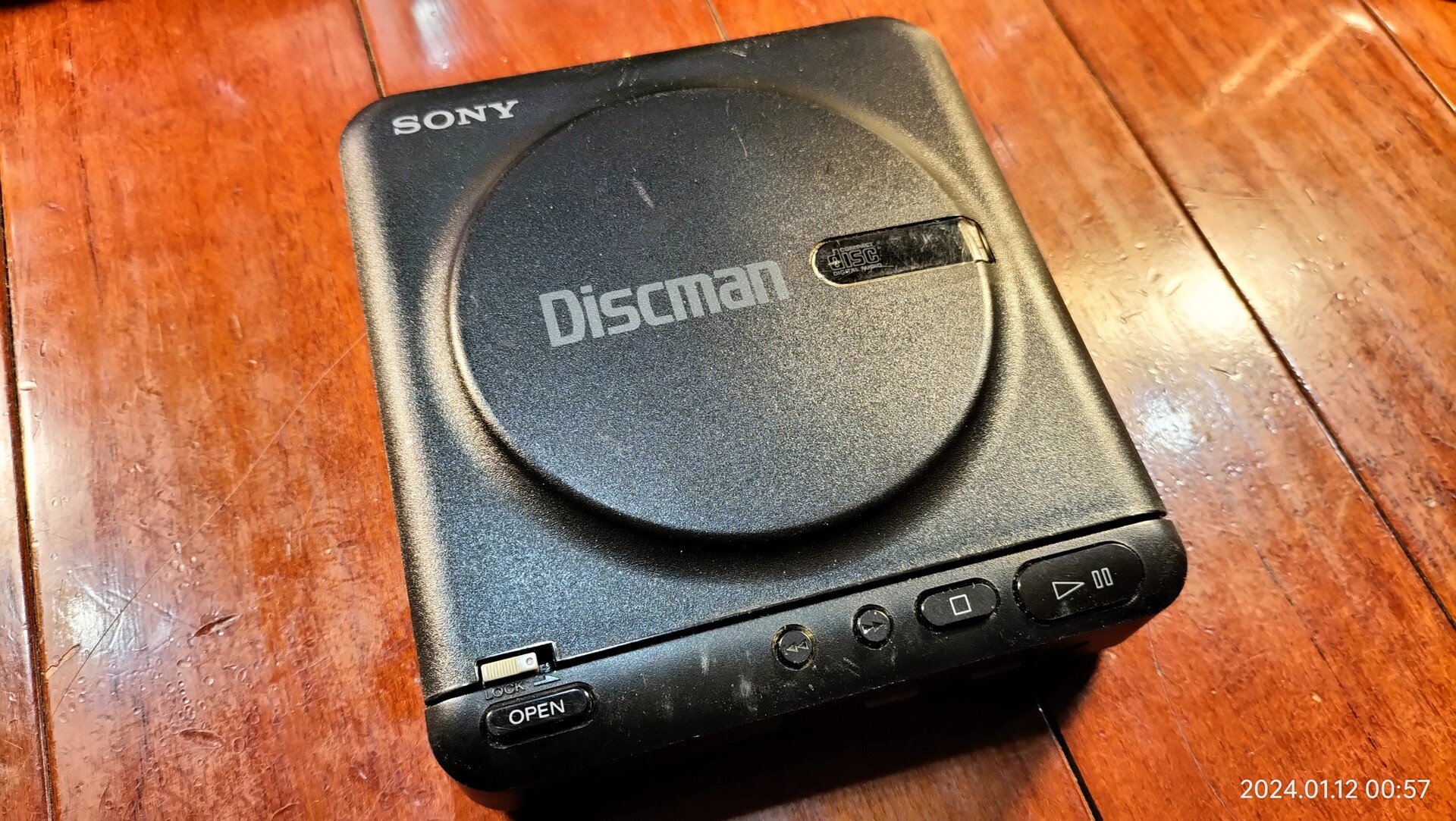 1987/昭和62/SONY/Discman D-2/国内モデルの形式はD-20/ : Extinct Media Museum | 絶滅 ...