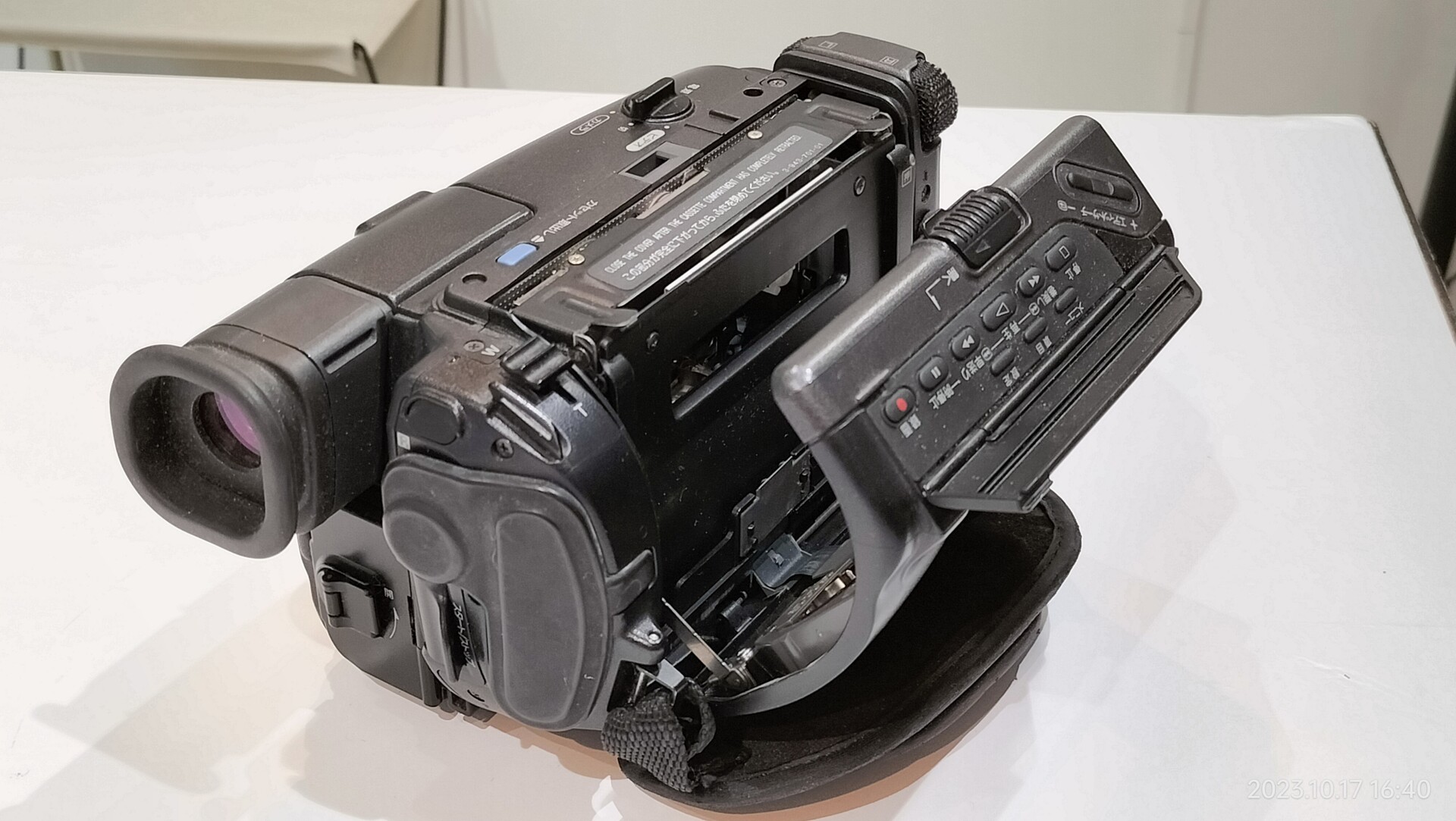 1993/平成5/KYOCERA/KX-V2/SONY CCD-TR2 OEM/Hi8/ : Extinct Media Museum ...