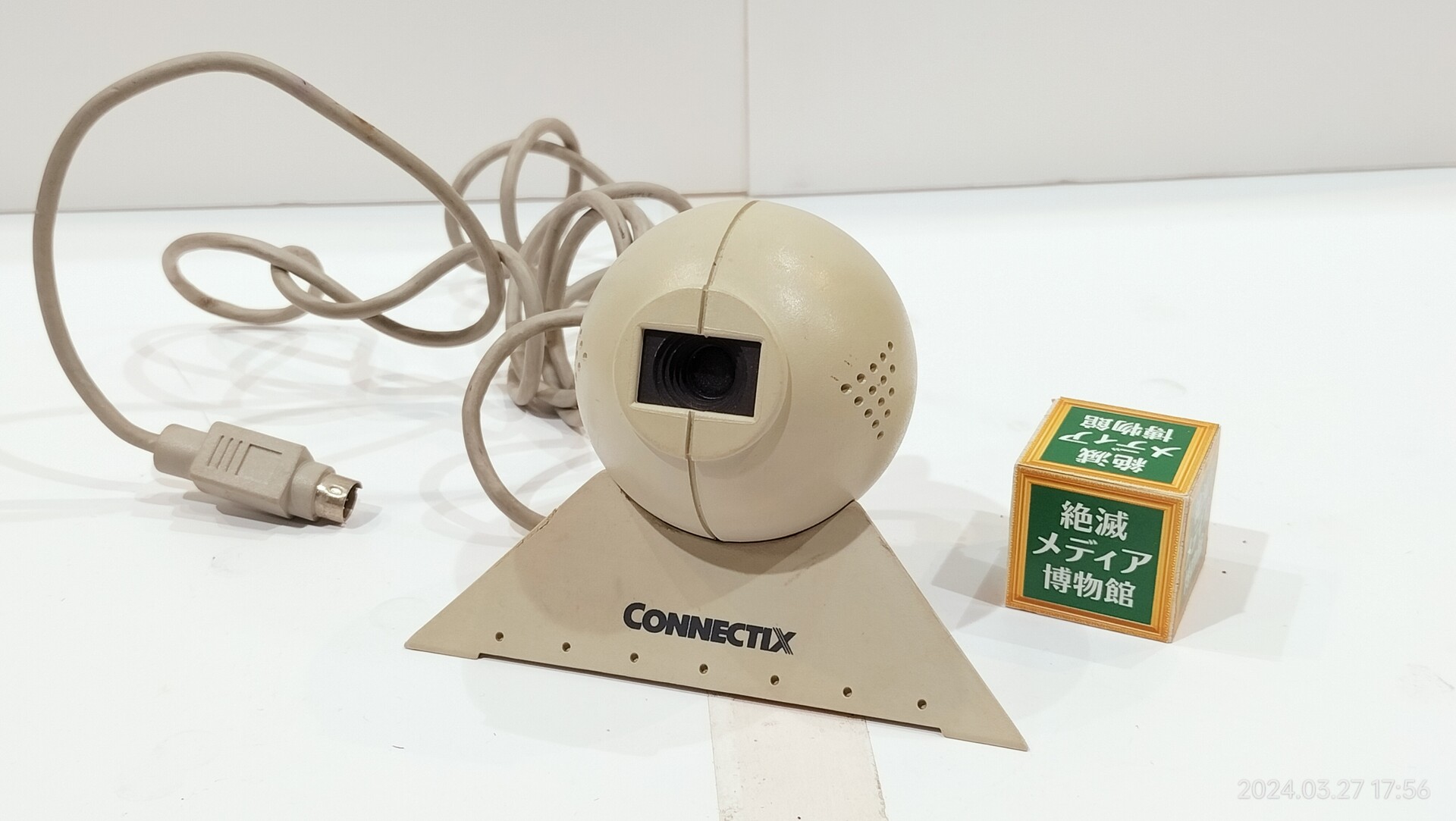 1994/平成6/Connectix/QuickCam/320_240 4bpp Greyscale/世界初のWebCam ...