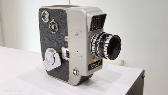 1960/昭和35年/瓜生精機/Cinemax 8E AUTO ZOOM/TTL測光/光学3倍 1960/昭和35年/瓜生精機/Cinemax 8E AUTO ZOOM/TTL測光/光学3倍