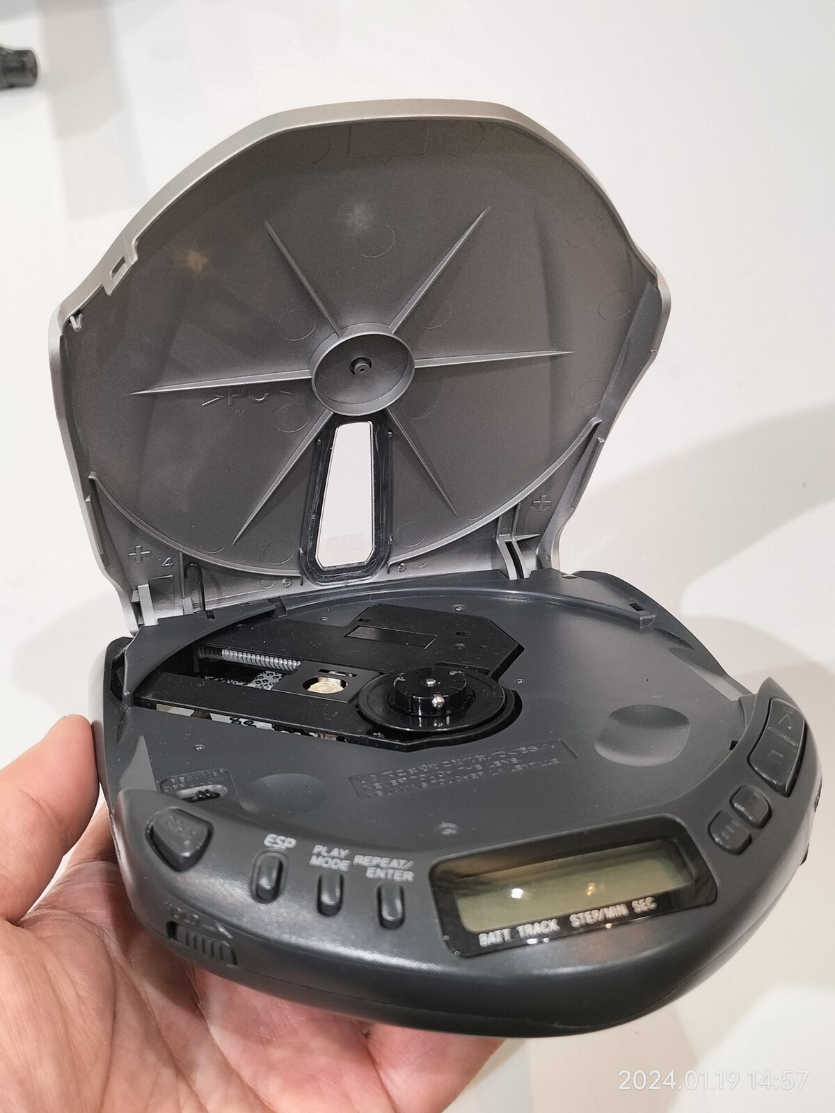 1997/平成9/D-E305/Discman ESP/ディスクマンESP/AVLS/1bit DAC/MEGA BASS/音飛び10秒 ...