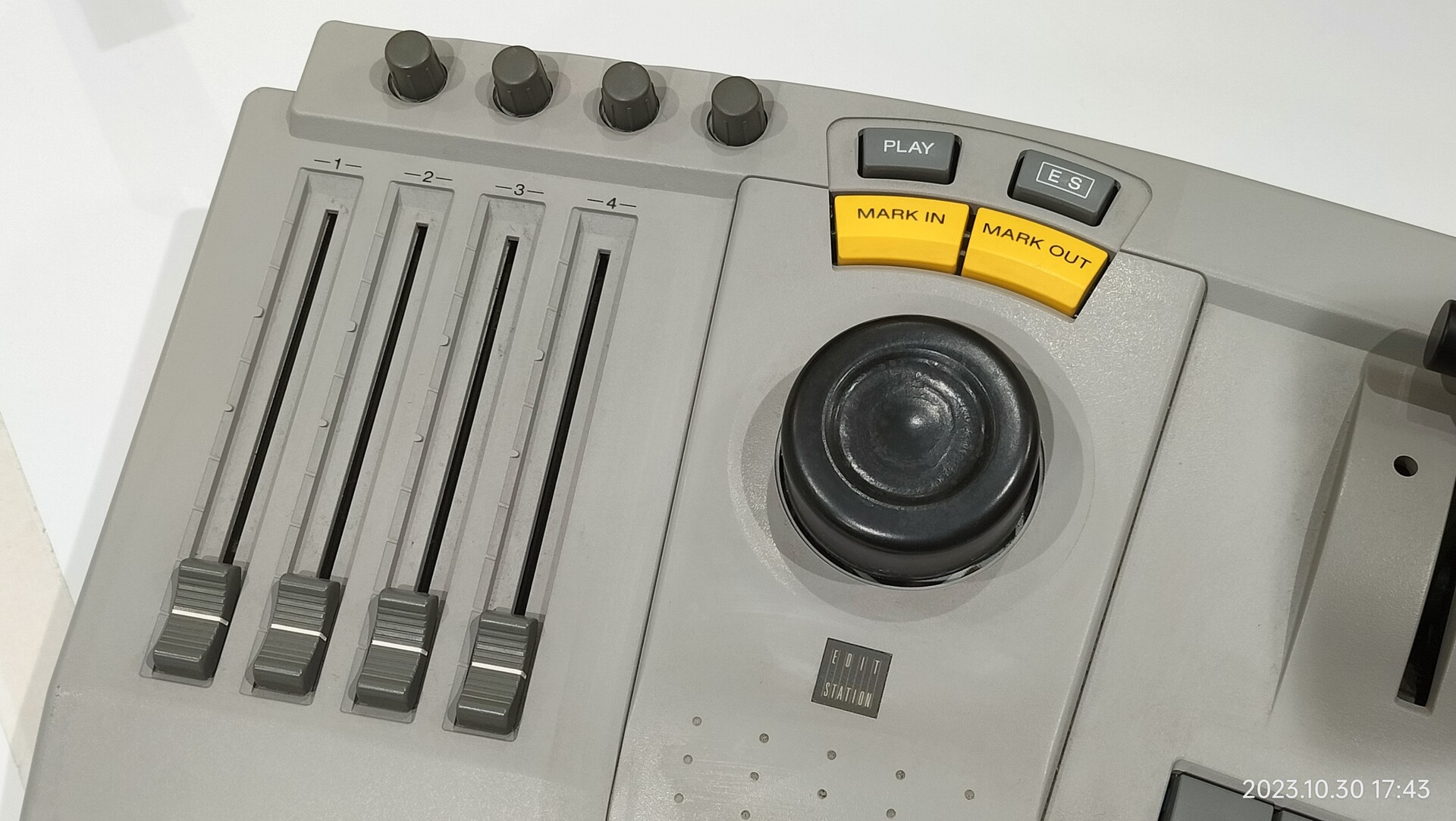 1997/平成9/SONY/ESBK-7011/EDIT STATION/放送用ノンリニアビデオ編集システム/ビデオ編集用エディティング ...