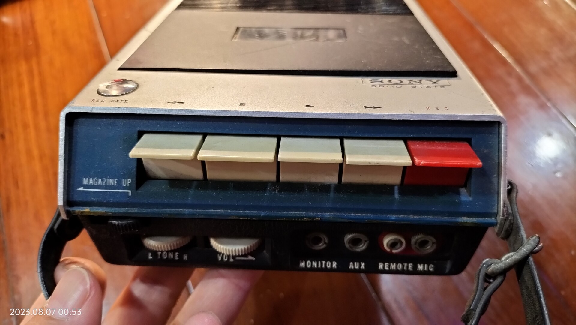 1966/昭和41/SONY/TC-100/TAPECORDER/マガジンマチック100/単2乾電池4本/ソニーカセットテープレコーダー1号機 ...