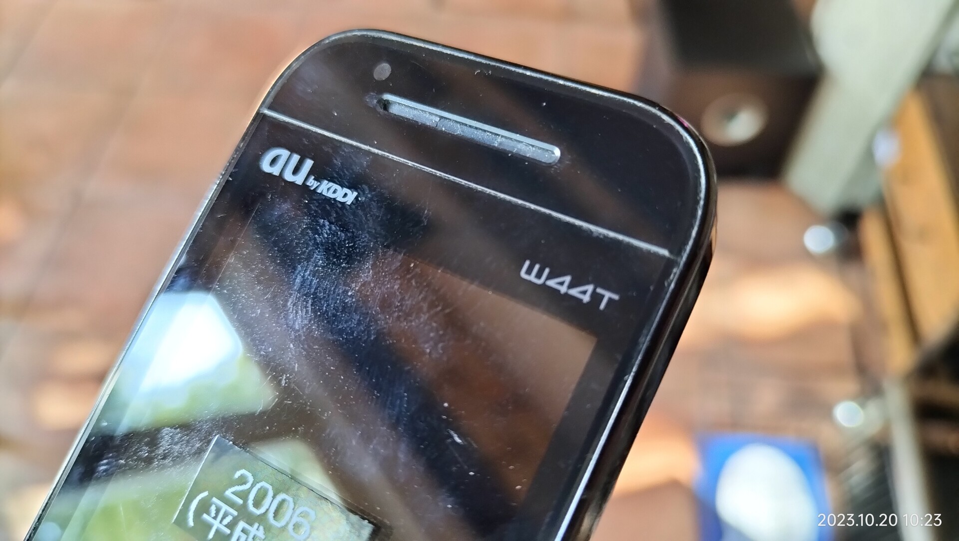 2006/平成18/TOSHIBA/W44T/au/2軸ヒンジ/320万画素/レクサス店専売モデルのベース機/コメットブラック ...