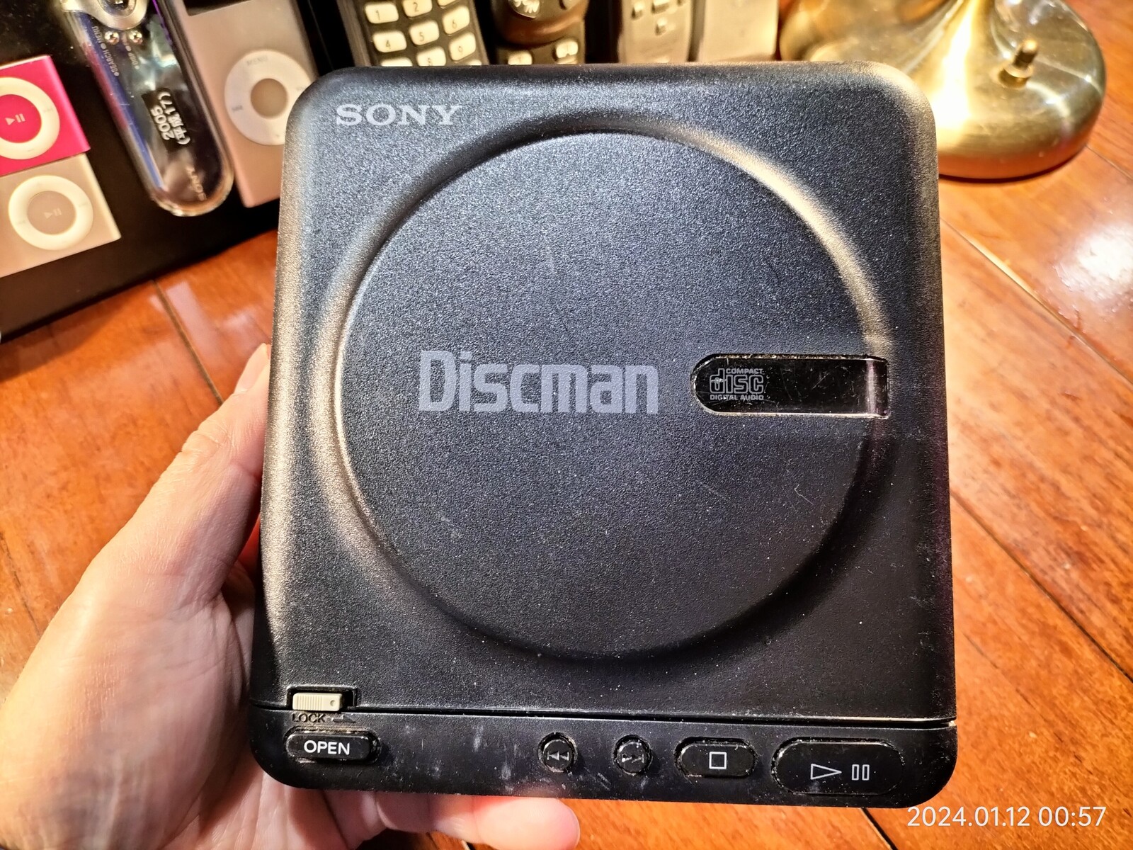 1987/昭和62/SONY/Discman D-2/国内モデルの形式はD-20/ : Extinct Media Museum | 絶滅 ...