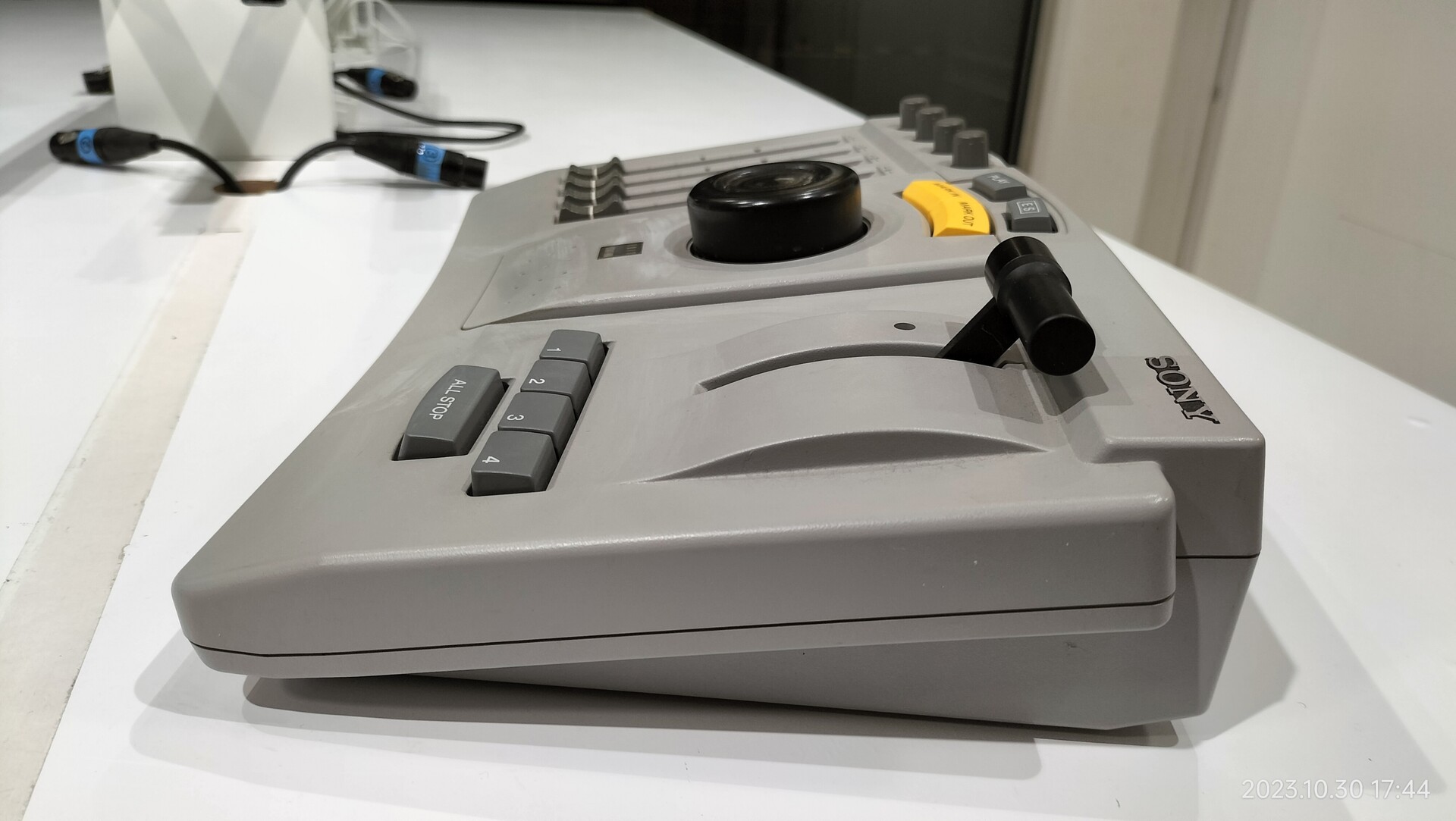 1997/平成9/SONY/ESBK-7011/EDIT STATION/放送用ノンリニアビデオ編集システム/ビデオ編集用エディティング ...