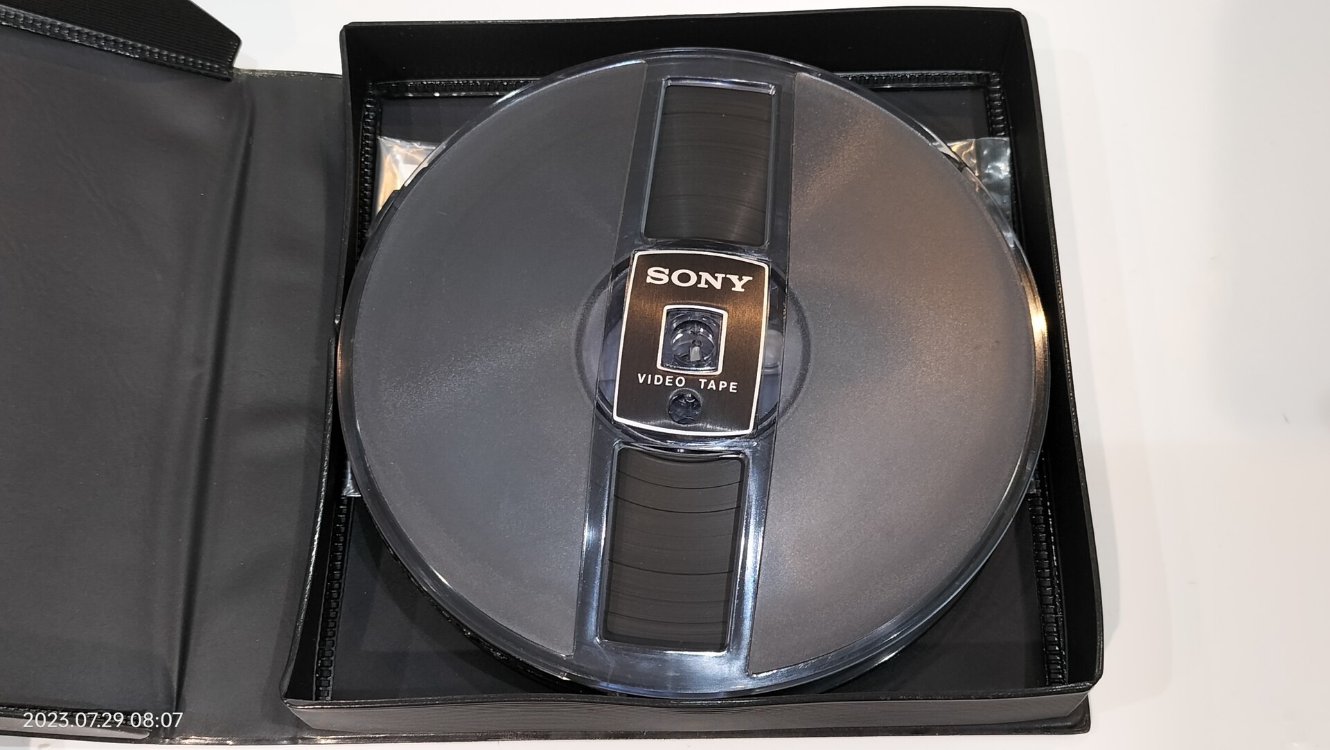 1969/昭和44/SONY/AVC-3500/撮像管/ファインダーはブラウン管/グッドデザイン賞受賞/ビデオデンスケ第2世代 ...