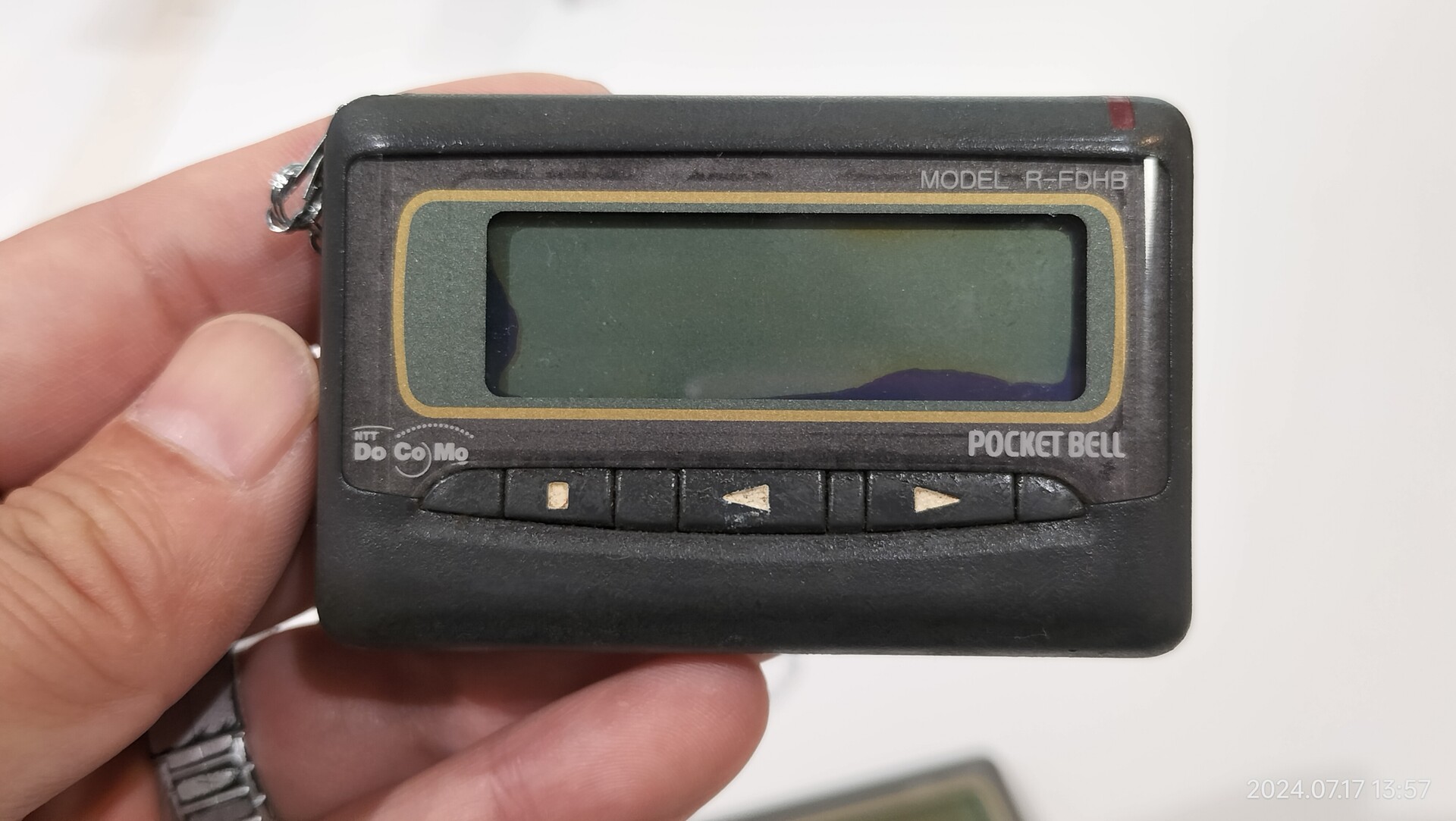 1996/平成8/NEC/R-FDHB型ポケットベル/ベルトクリップ/ポケベル/ : Extinct Media Museum | 絶滅メディア博物館