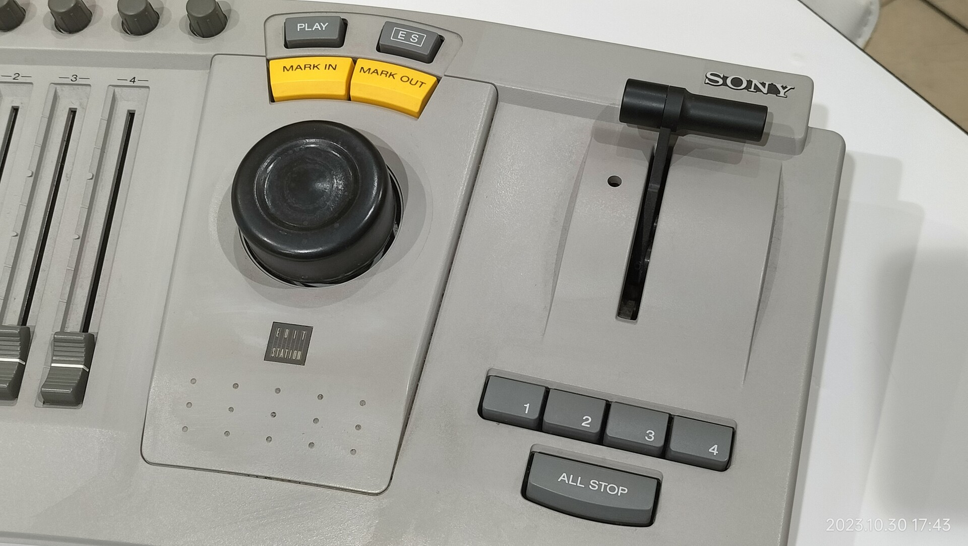 1997/平成9/SONY/ESBK-7011/EDIT STATION/放送用ノンリニアビデオ編集システム/ビデオ編集用エディティング ...