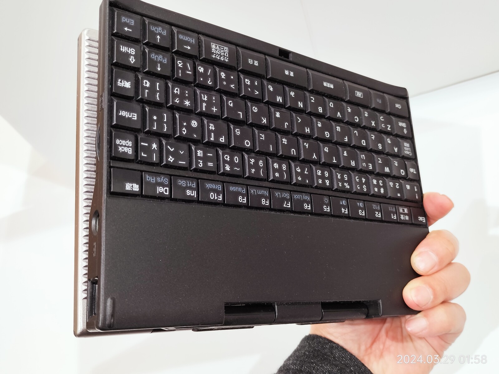 1997/平成9/FUJITSU/INTERTop/DOS-V/750g/A5サイズ/7.2インチカラーDSTN液晶/640_480/256色 ...