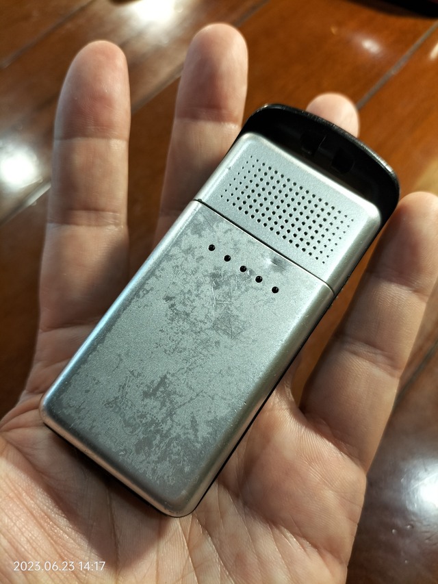 2004/平成16/Sony Ericsson/premini/SO213i/当時世界最小 : Extinct Media Museum Tokyo