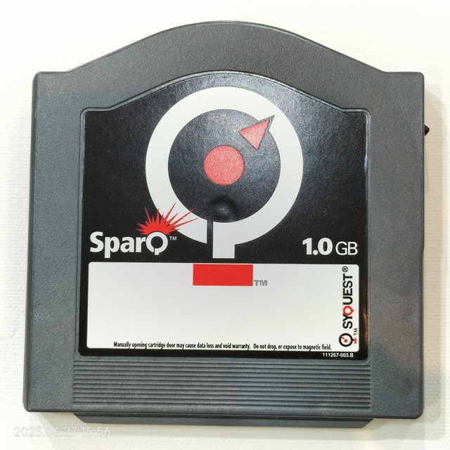 1997/平成9/SyQuest/SparQ/1GB/リムーバブルハードディスク/発売翌年にSyQuestが倒産しまったく普及しなかった幻の ...